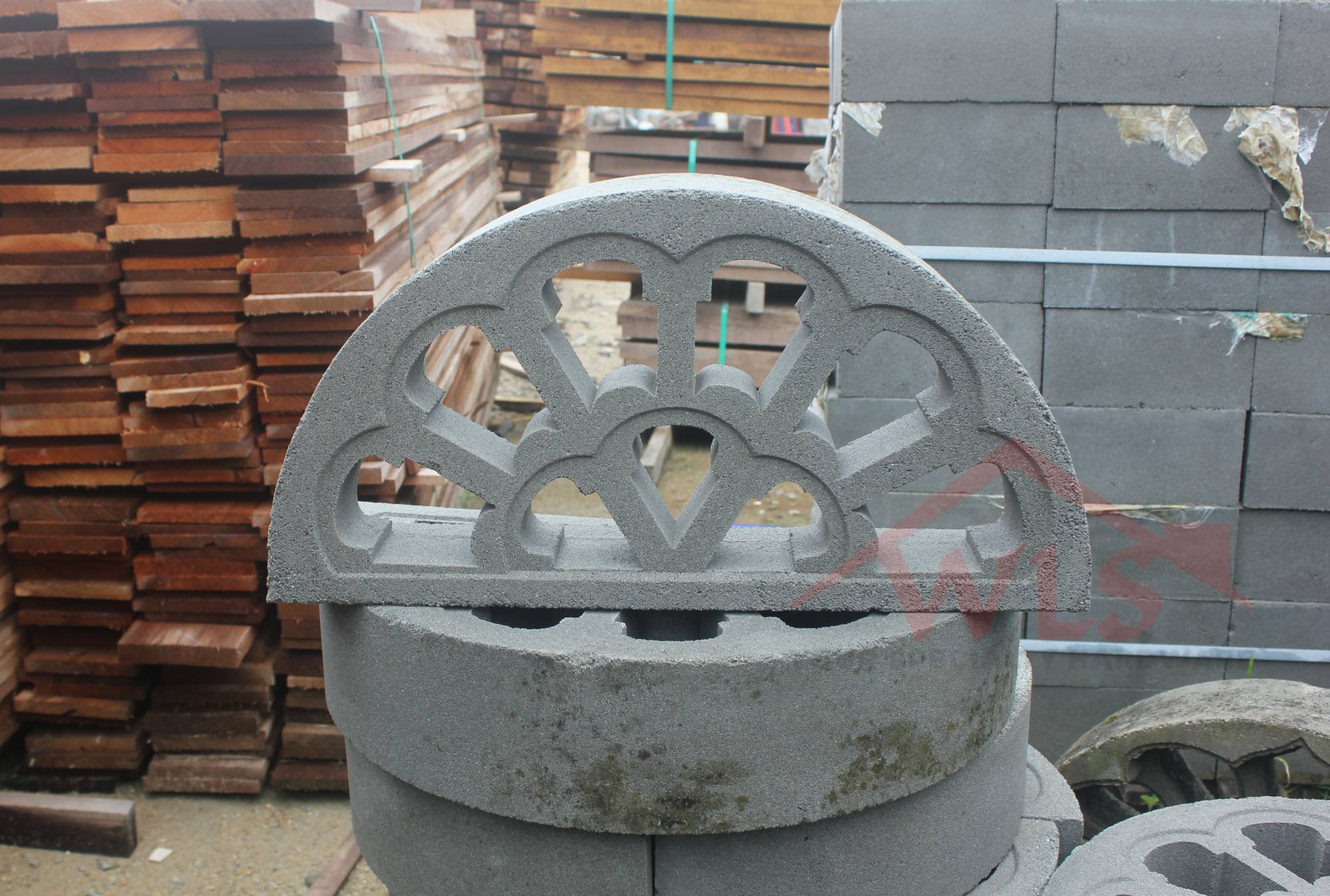 BATU ANGIN SEPARUH BULAT 22" X 11 1/2"