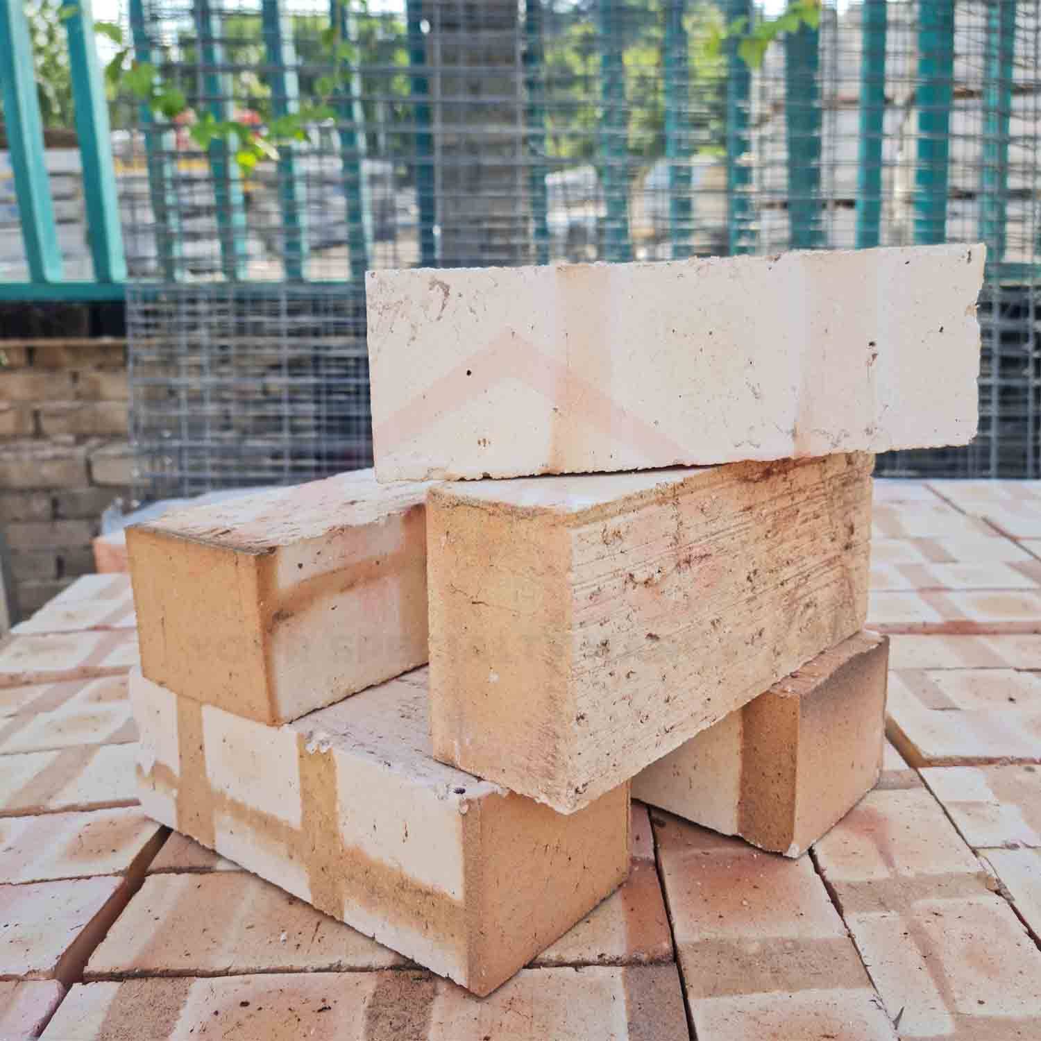PAKSIM BATA MERAH ( 712 PSC/PALLET)